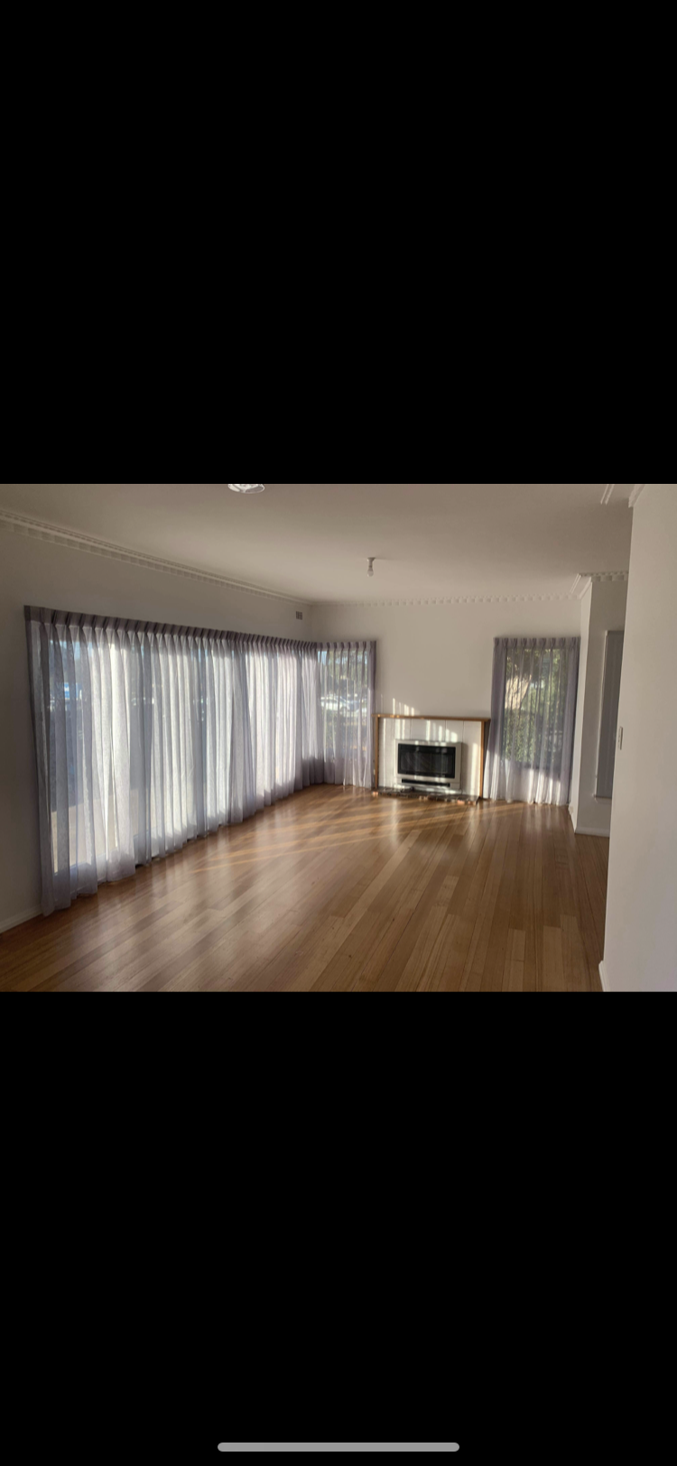 Curtains, sheer drapes, and pleated blinds Geelong